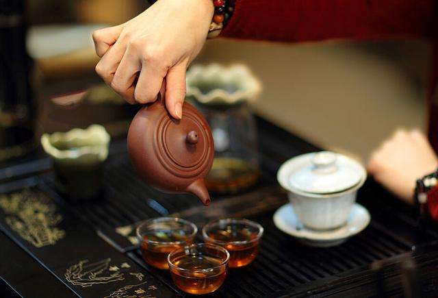 Experiencing in The TAETEA System of Chadao Practice – Umi Tea Sets