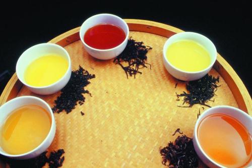 The Shades Of Cliff Tea By Wu De – Umi Tea Sets
